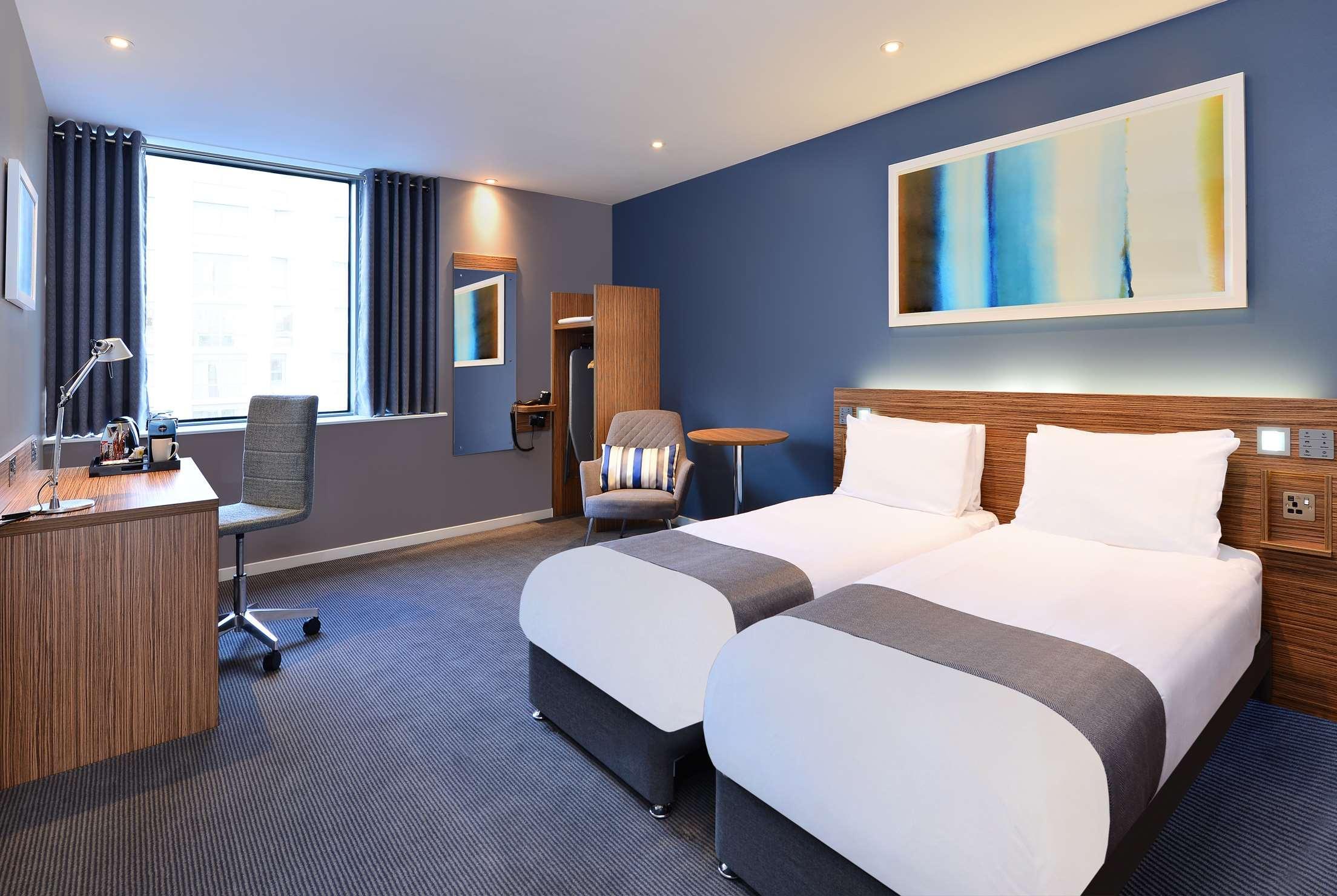 TRAVELODGE EDINBURGH CENTRAL